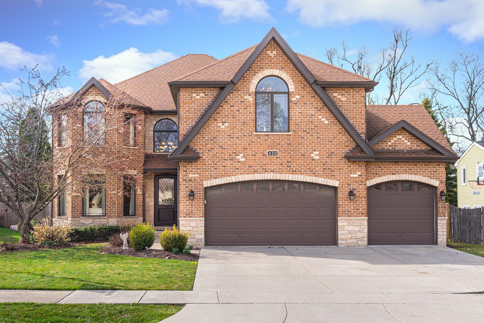 430 Locust Lane, Roselle, IL 60172